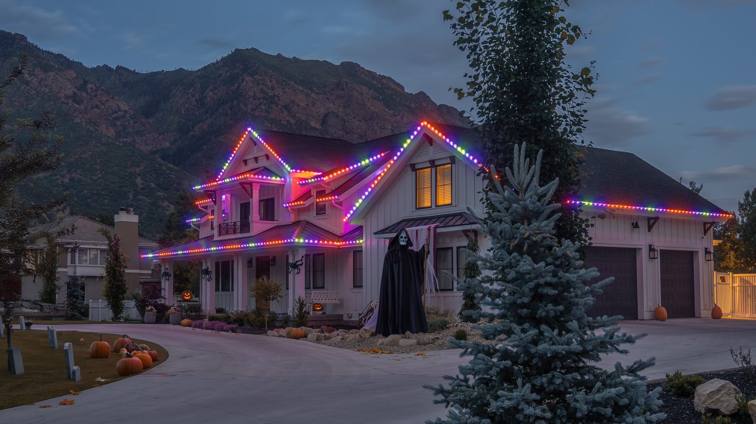 Outdoor Permanent Christmas Lights - EverLights