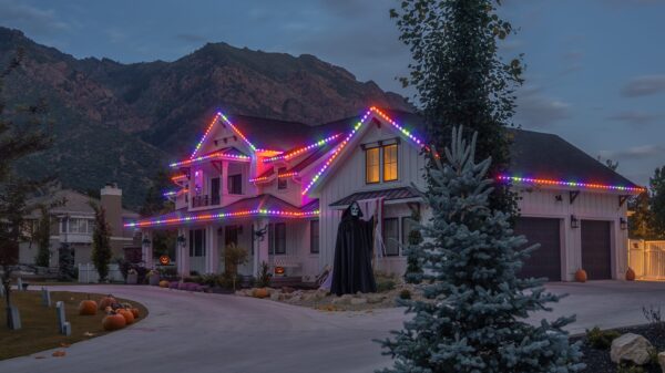 Outdoor Permanent Christmas Lights - EverLights
